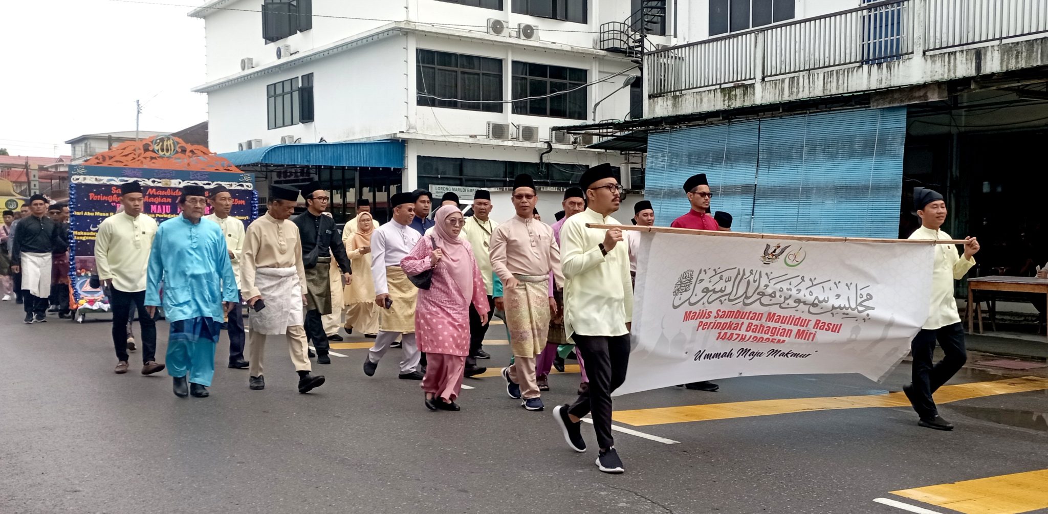 PPD Baram johan perarakan sambutan Maulidur Rasul di Miri - UTUSAN SARAWAK