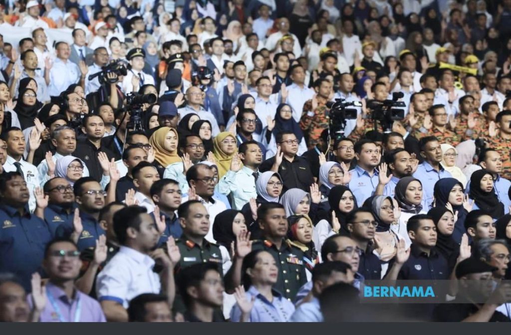 Bersara umur 60 atau bersambung hingga 65 tahun - UTUSAN SARAWAK