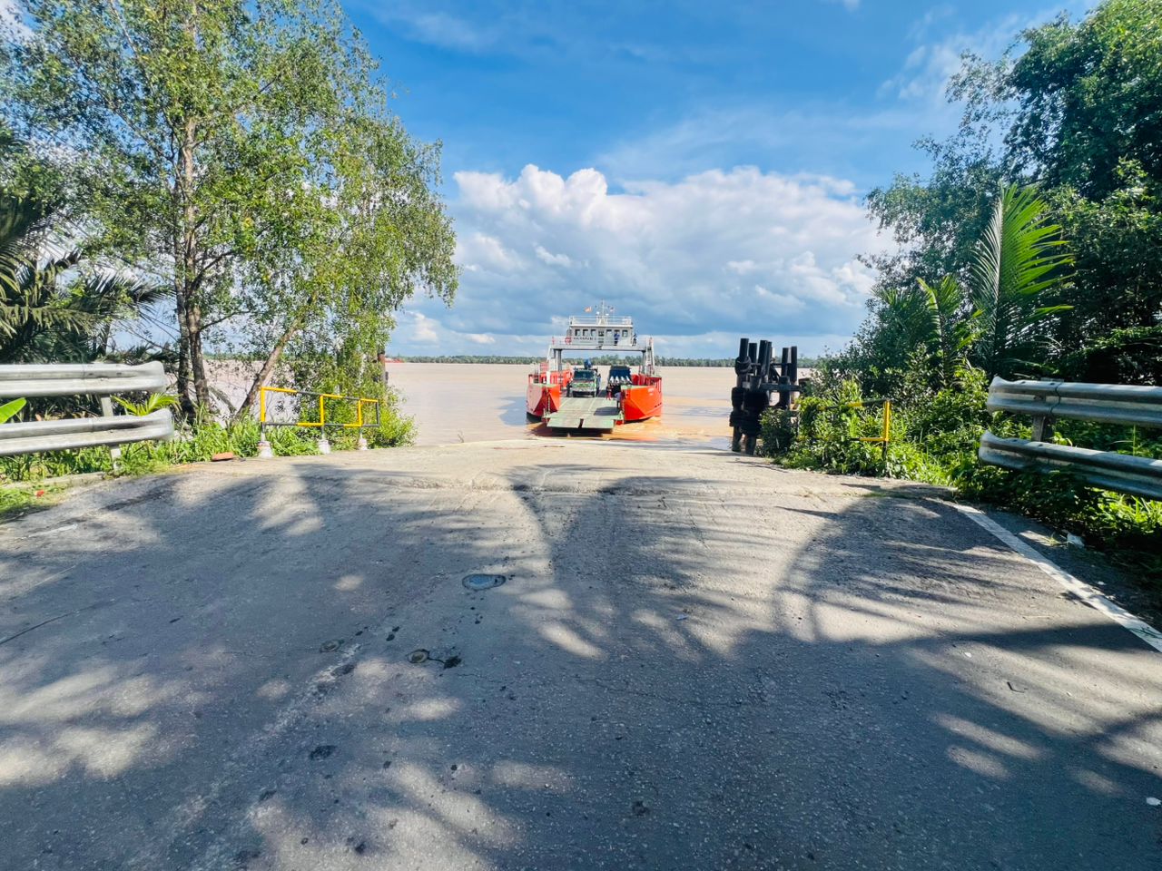 Perkhidmatan feri Batang Paloh kembali beroperasi - UTUSAN SARAWAK