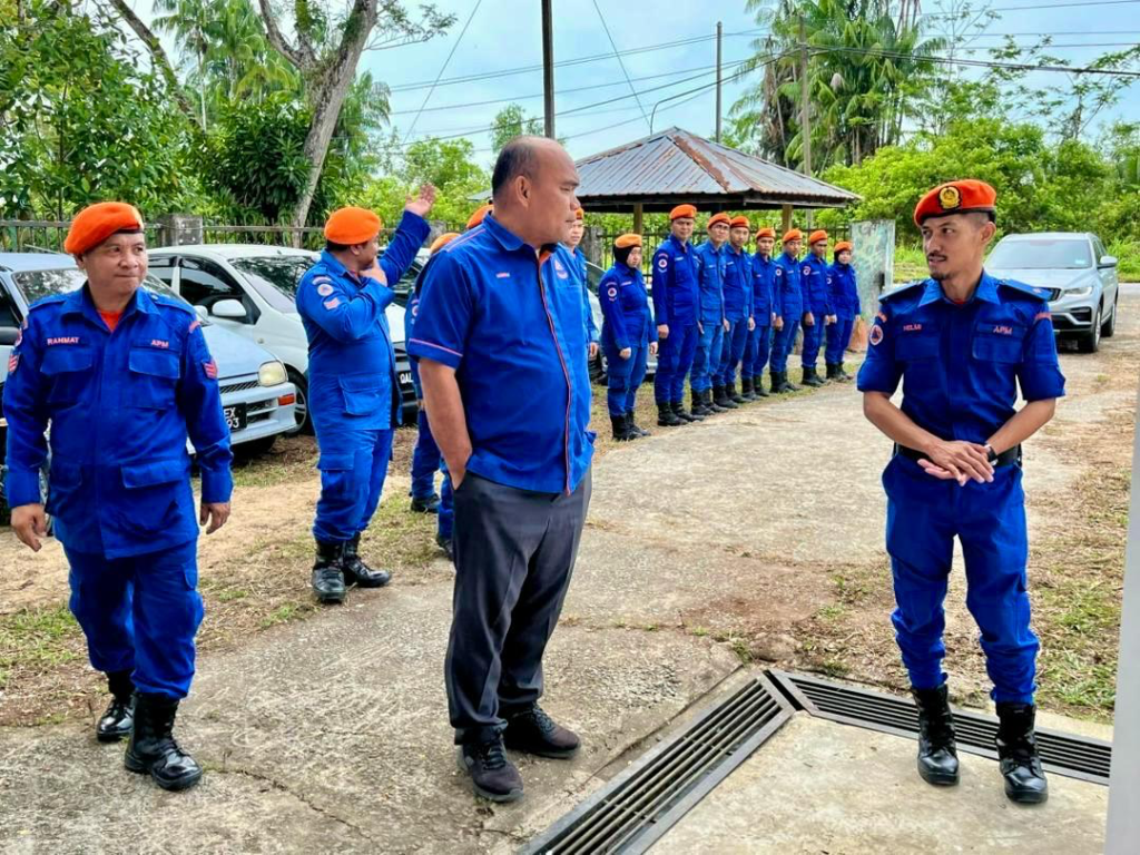 Pengarah APM Sarawak tinjau kesiapsiagaan operasi di Dalat - UTUSAN SARAWAK
