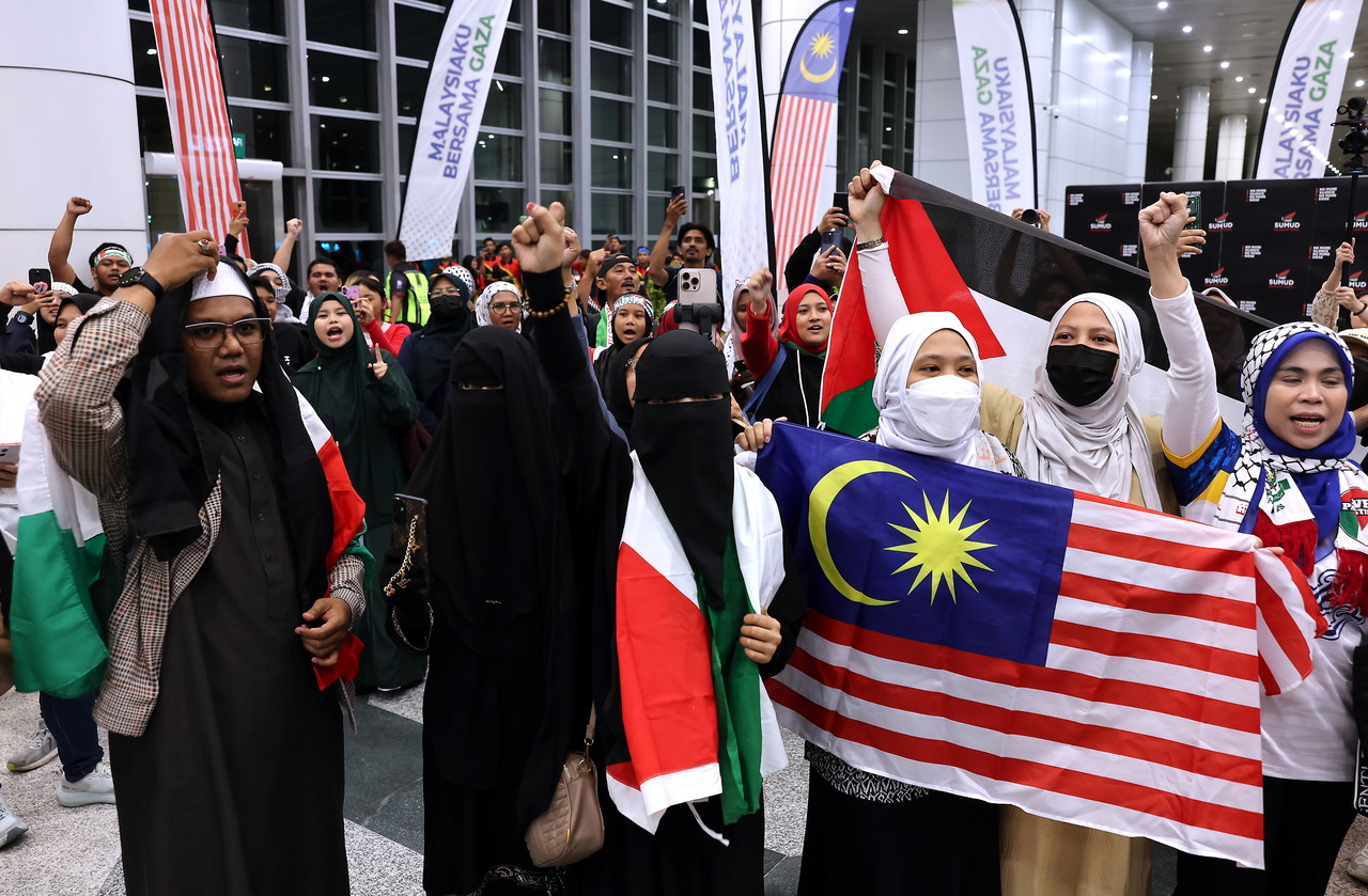 23 sukarelawan kemanusiaan Global Sumud Flotilla (GSF) Malaysia selamat ...