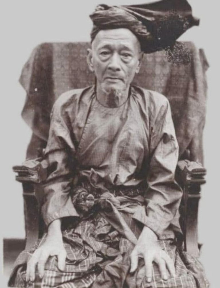 Datuk Patinggi Abdul Ghapur - UTUSAN SARAWAK