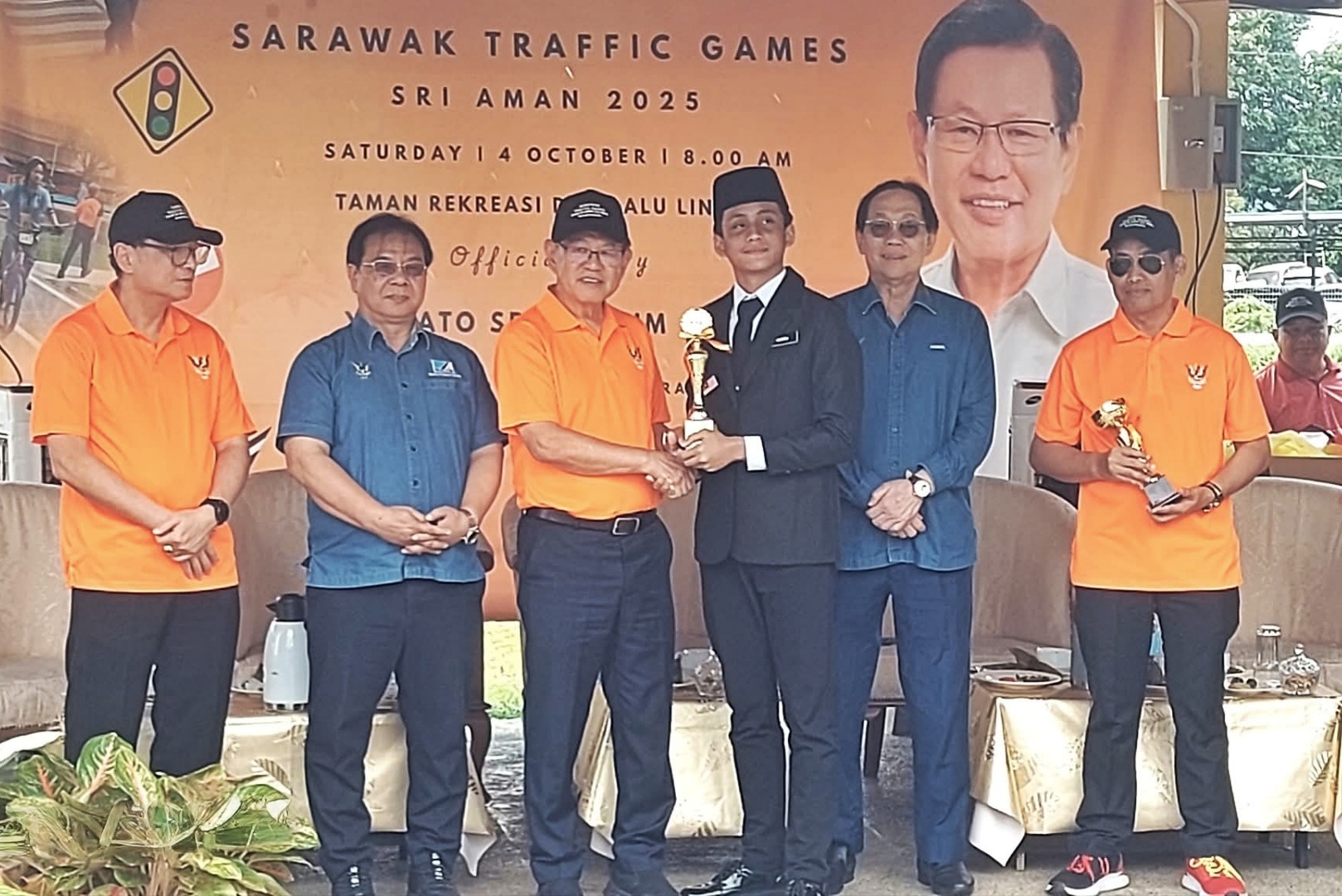 SMK Simanggang dan SJK Chung Hua dinobat Johan Pertandingan Trafik ...