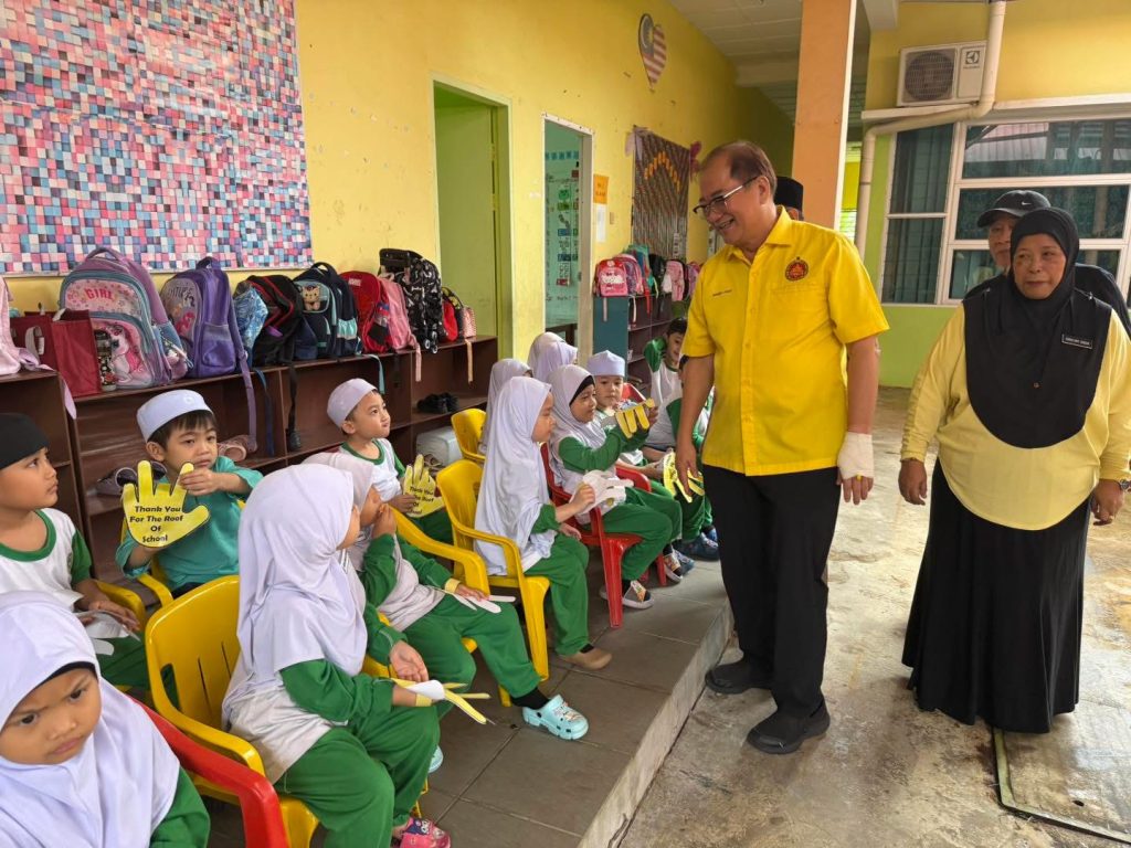 Pendidikan terus jadi keutamaan, kemudahan sekolah dinaik taraf - UTUSAN SARAWAK