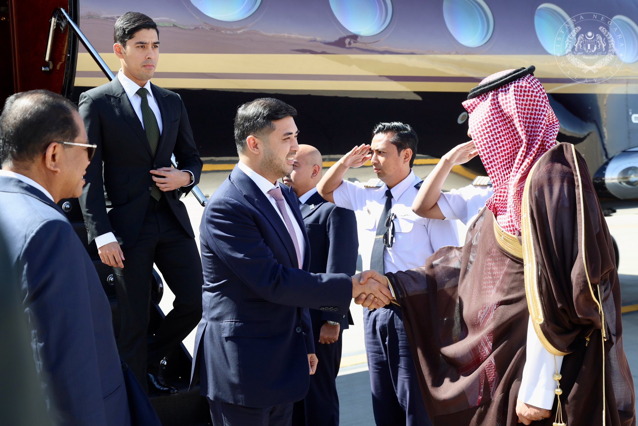 Sultan Ibrahim bertemu Putera Mahkota Arab Saudi Mohammed bin Salman di ...