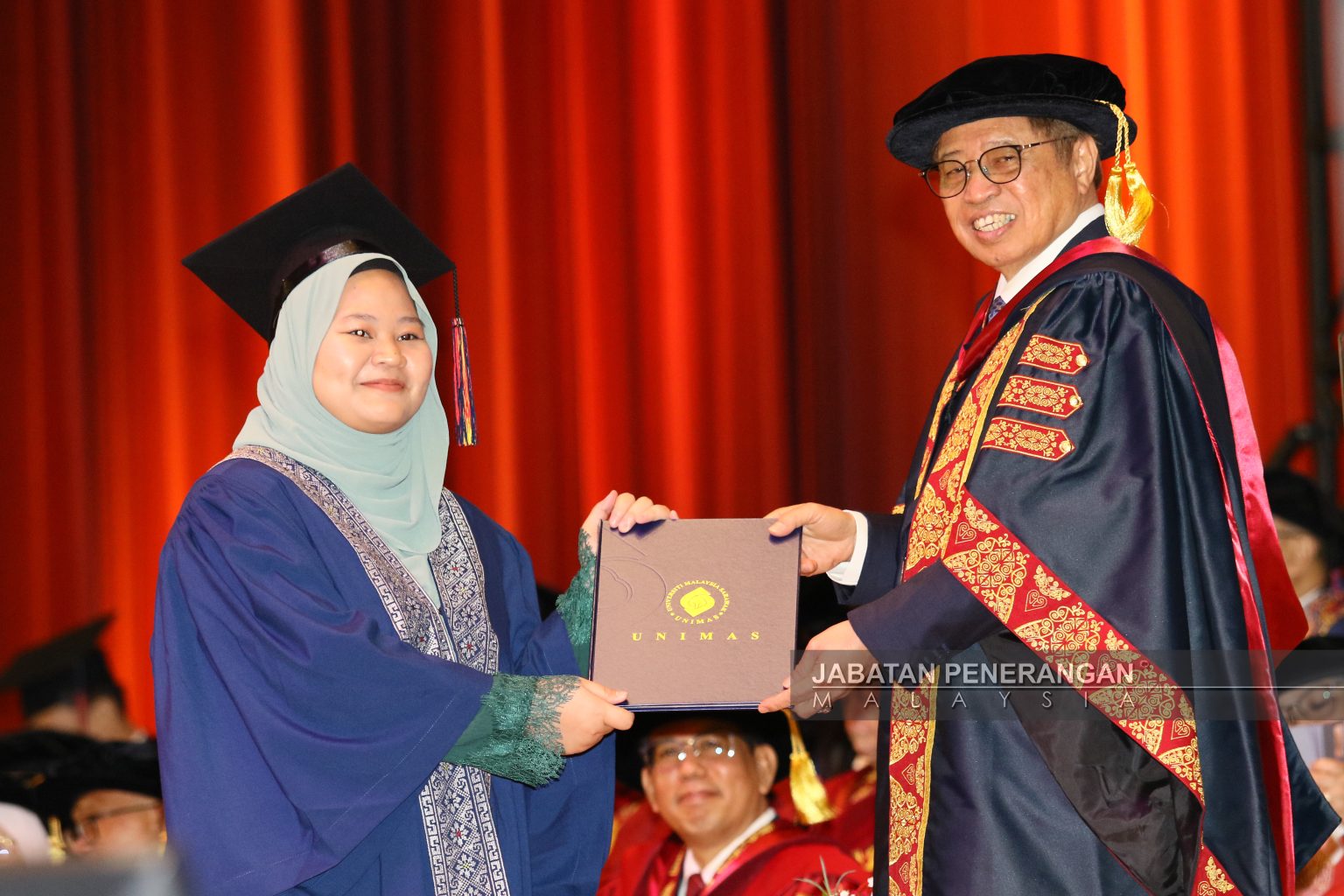 Graduan Unimas digesa manfaat ilmu, perkasa pembangunan negeri – Abang ...