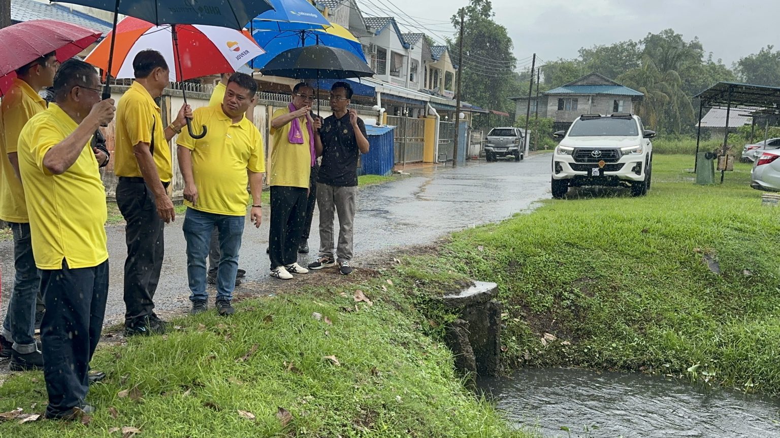 Penduduk digesa lapor segera longkang tersumbat elak banjir kilat ...