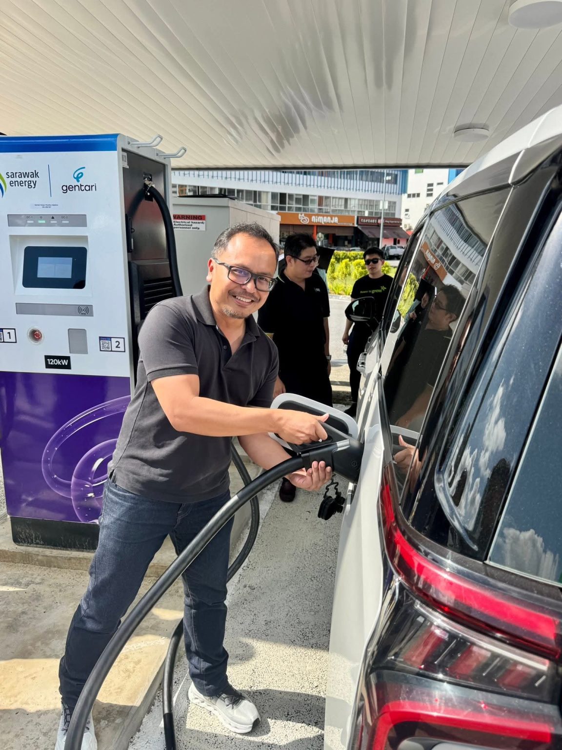 Stesen Pengecasan Pantas DC EV SEB GENTARI pertama di Sibu dilancarkan ...