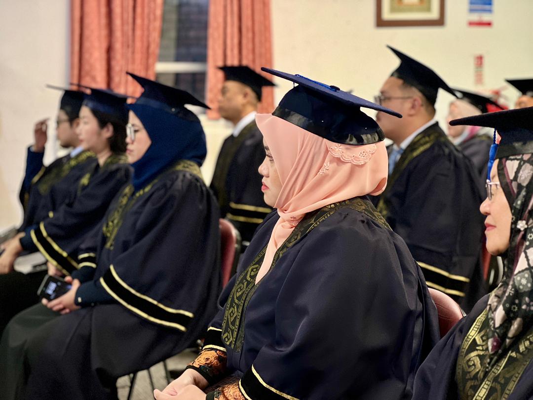 Dayang Noorazah hadiri Majlis Graduasi PCCL Kohort II di United Kingdom ...