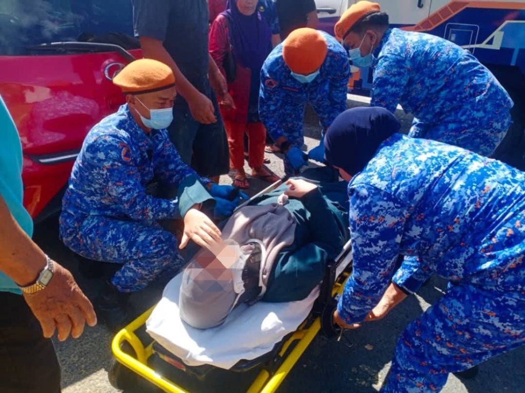 Kemalangan van dan Axia di persimpangan SMK Spaoh, seorang cedera ...
