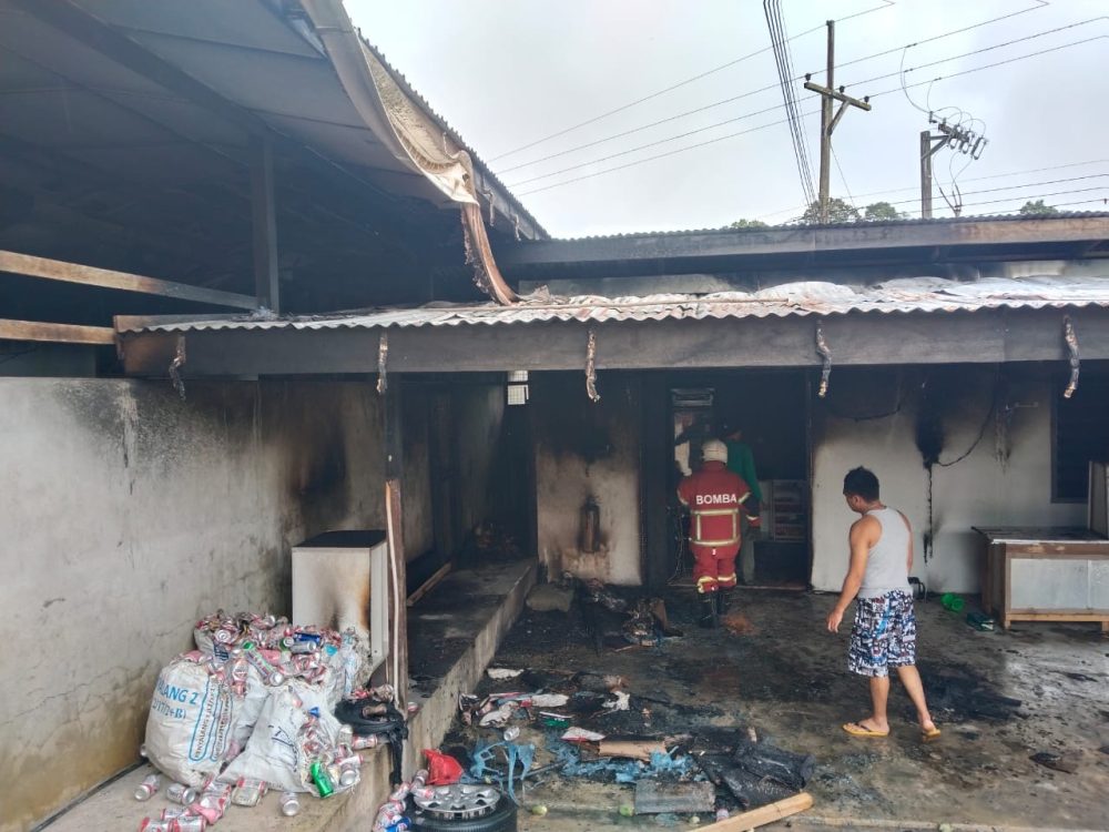 Lelaki melecur dalam kebakaran rumah kedai di Kampung Raso 2 - UTUSAN ...
