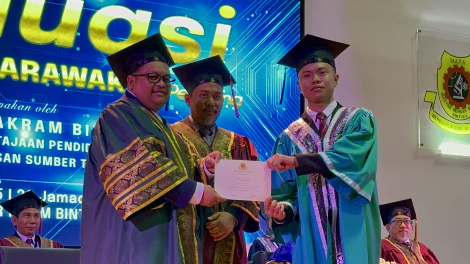 MRSM Bintulu raikan 99 graduan sulung pada majlis graduasi pertama ...