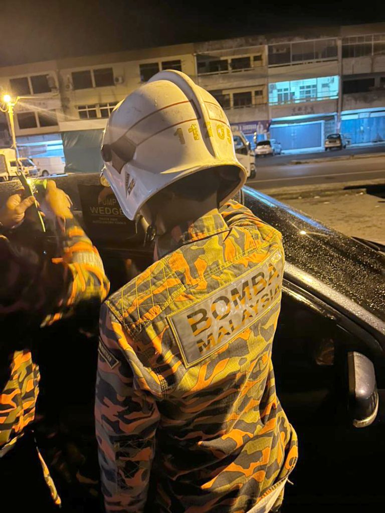 Khidmat khas bomba bantu selesaikan kes pintu kereta terkunci - UTUSAN ...