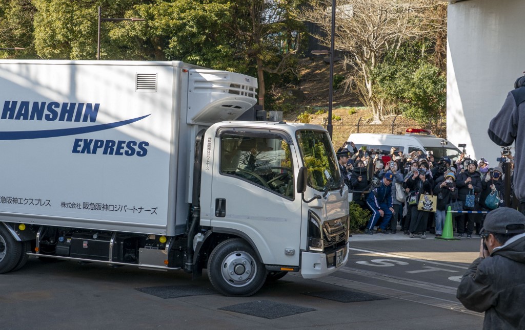 Lei Lei dan Xiao Xiao dihantar pulang ke China - UTUSAN SARAWAK