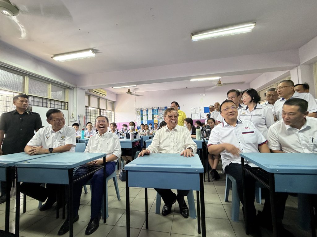 Projek Bas Sekolah Percuma berjaya, Sarawak sasar jadi model ...