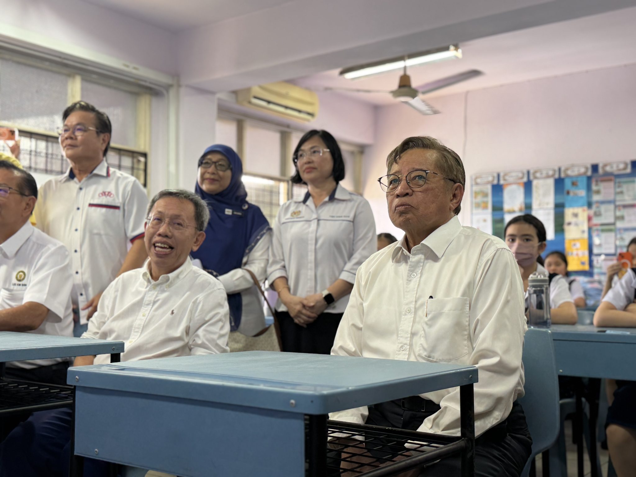 Projek Bas Sekolah Percuma berjaya, Sarawak sasar jadi model ...