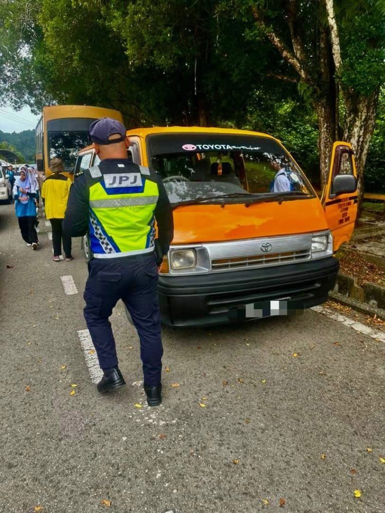 JPJ Sarawak laksana tiga Ops Khas, pemandu warga asing ditahan - UTUSAN ...