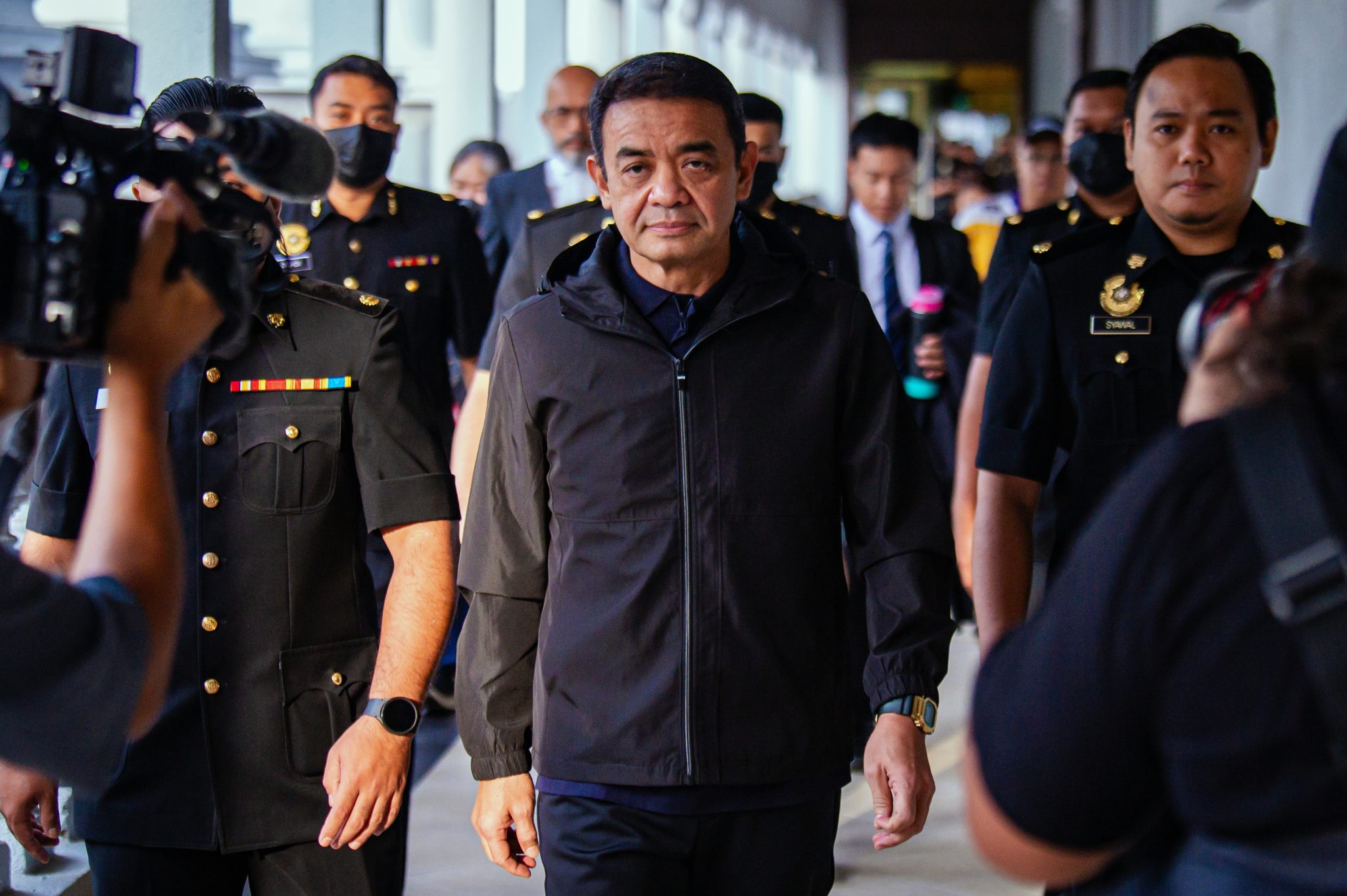 Bekas PTD Hafizuddeain Jantan didakwa terima lebih RM2.12 juta hasil ...