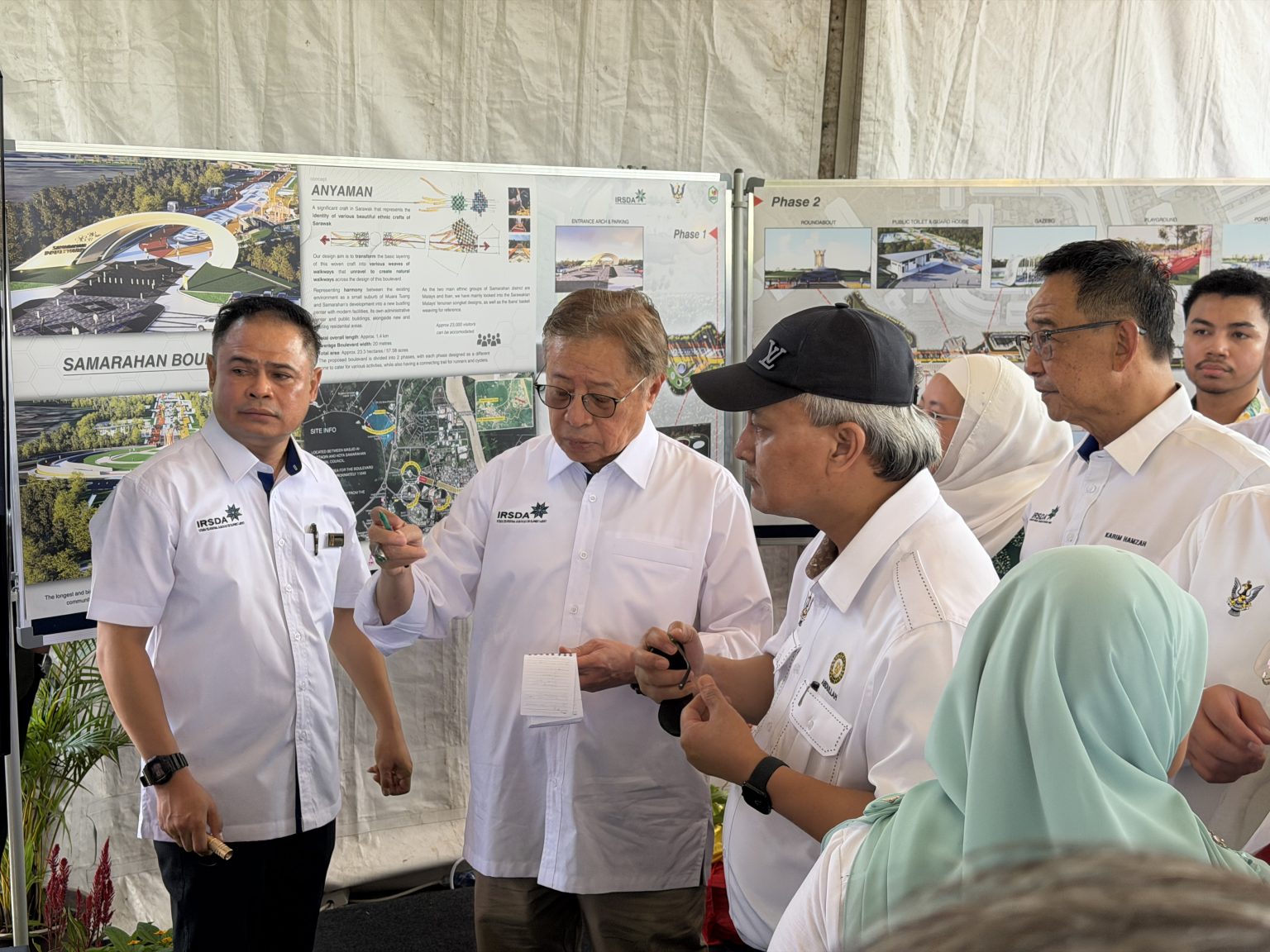 Samarahan Boulevard: Taman hijau ikonik memacu revolusi bandar raya ...