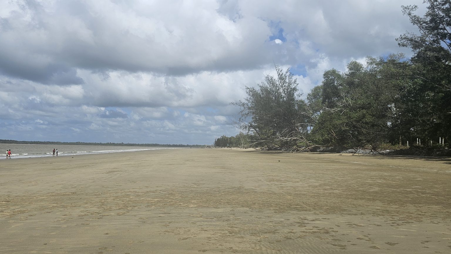 Eksklusif: Santai tanpa sesak, Pantai Belawai kekal destinasi pilihan ...