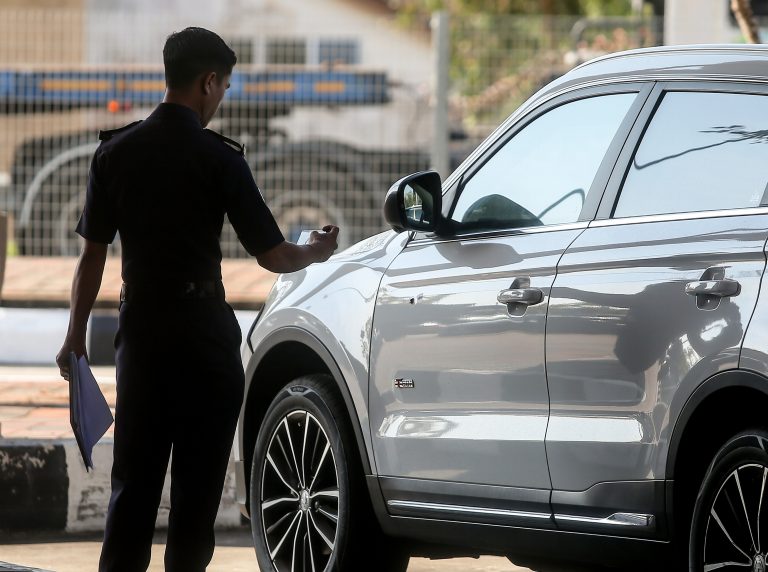 Suspek tembak kereta komander AKPS disyaki guna senjata semi automatik ...