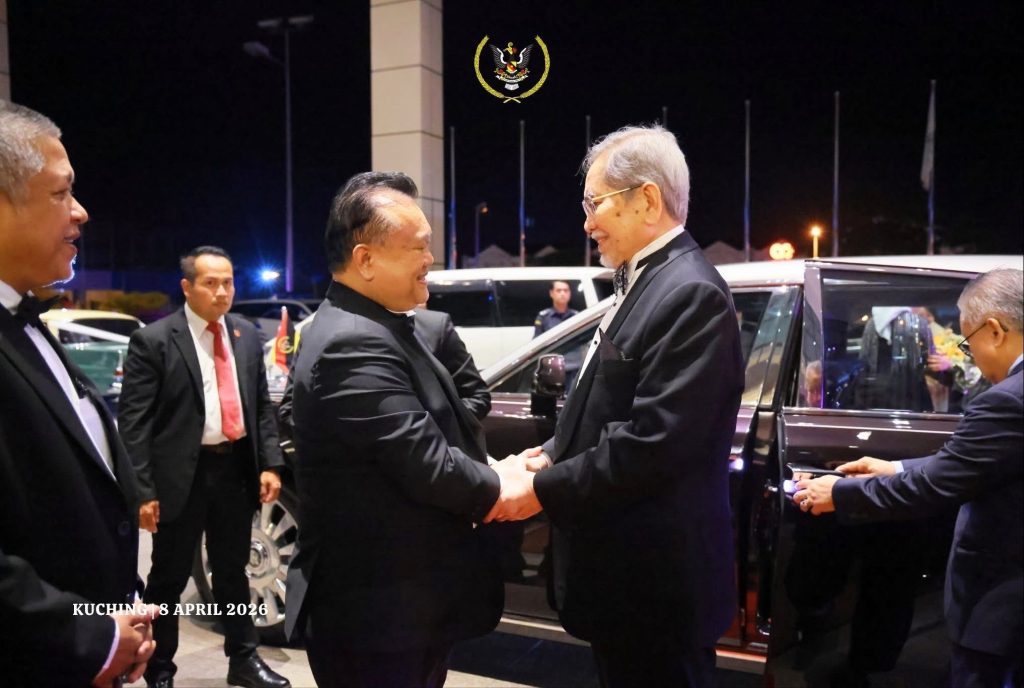 Tun Wan Junaidi dan Toh Puan Fauziah serikan resepsi perkahwinan anak ...