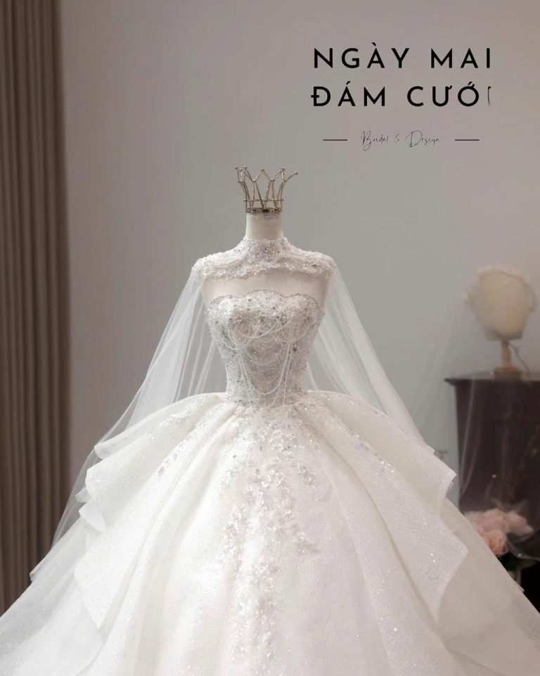 Gaun pengantin Vietnam 'mendunia', tukang jahit tempatan setanding ...