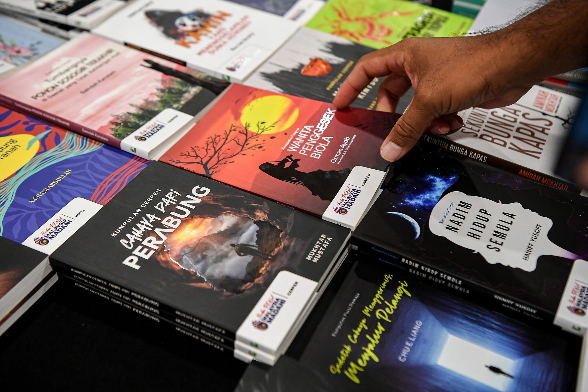 PENA lancar Fasa Ketiga Projek Penerbitan Buku PENA-Malaysia MADANI ...