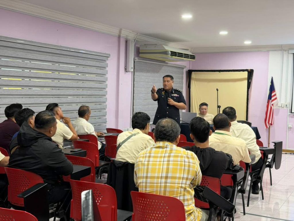 Kursus Pengurusan Kenderaan tingkat kompetensi pemandu farmasi logistik ...