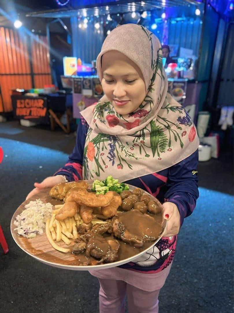 Western Yolanda tawar menu RM10, jadi tarikan pelanggan - UTUSAN SARAWAK